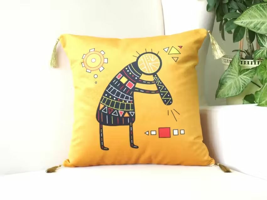 Подушка Декоративная с кисточками Африка Игра на гобое 40х40 велюр