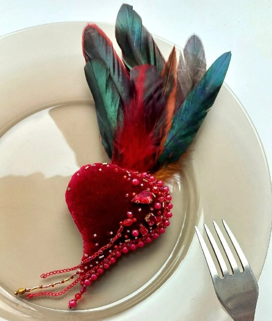 Брошь, бисер