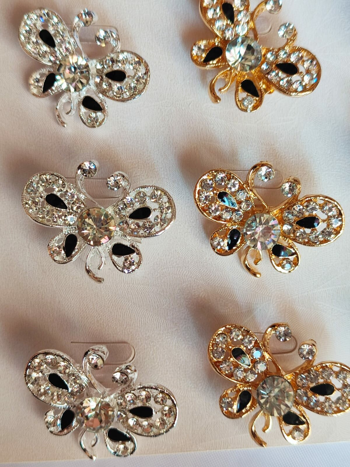 Брошь, стразы