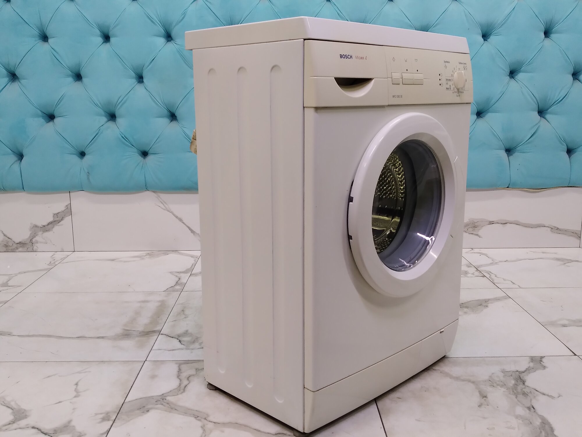 Стиральная машина Bosch WFC1262OE, фронтальная загрузка, электронное управление