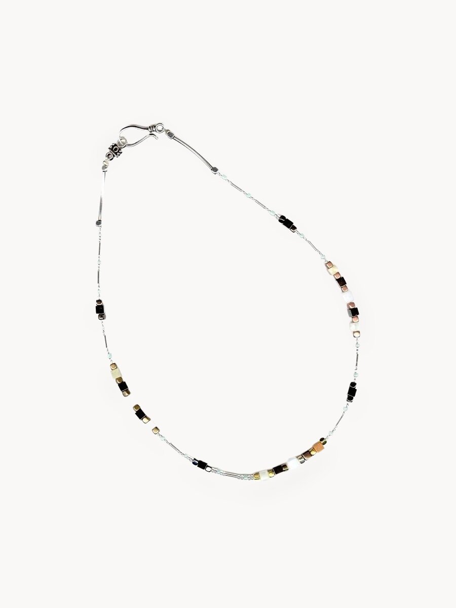 Колье, перламутр, искусственный камень, бисер, гематит