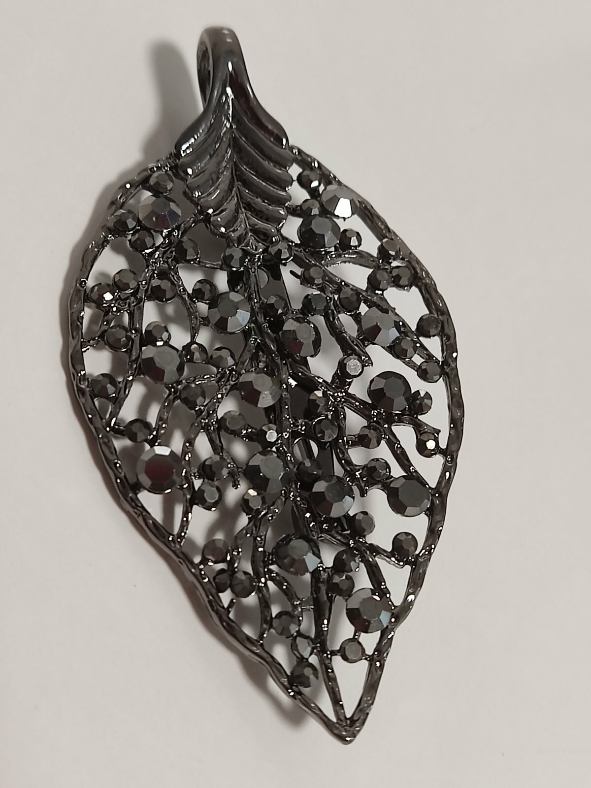 Брошь, стекло