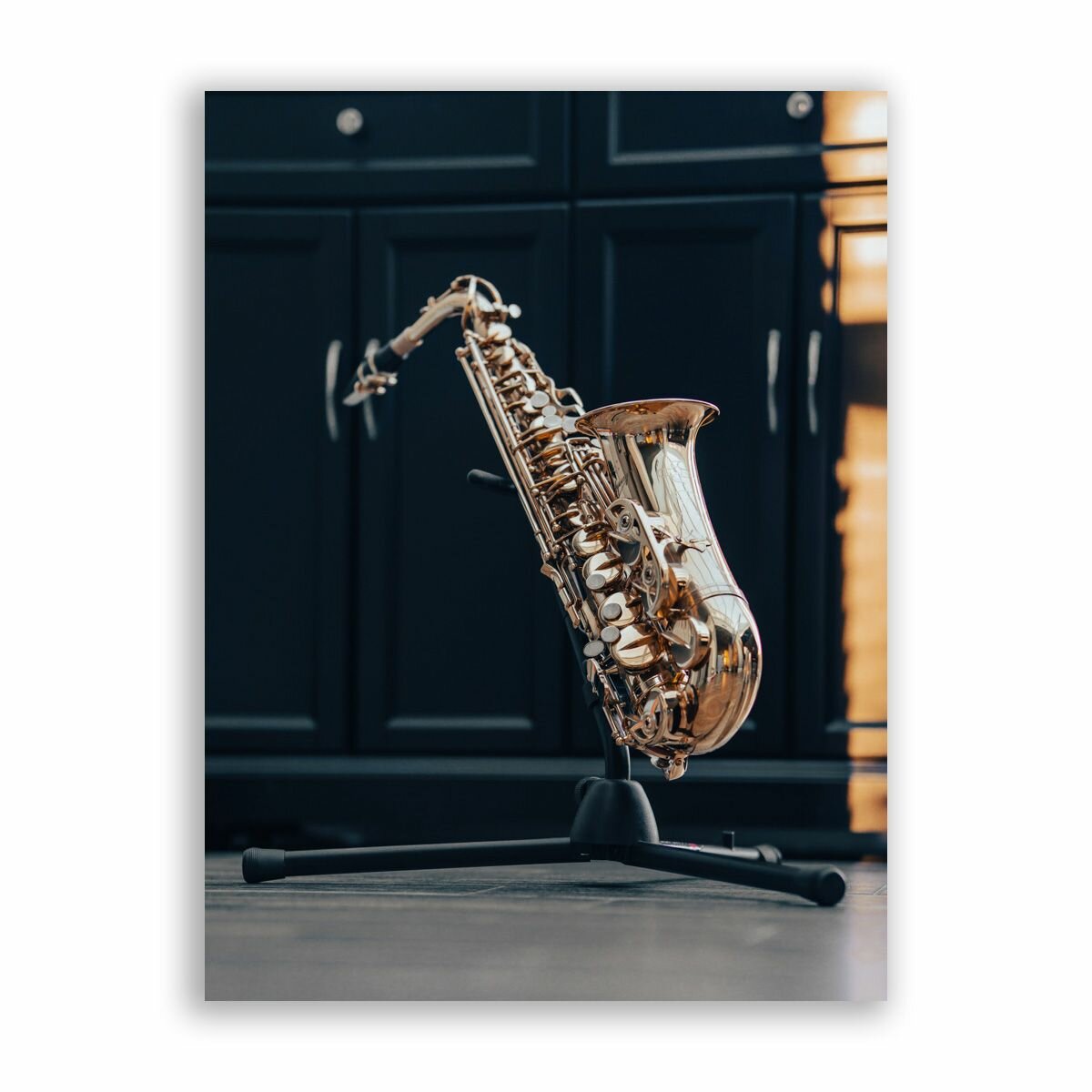 Постер, плакат на бумаге / Саксофон / Размер 30 x 40 см