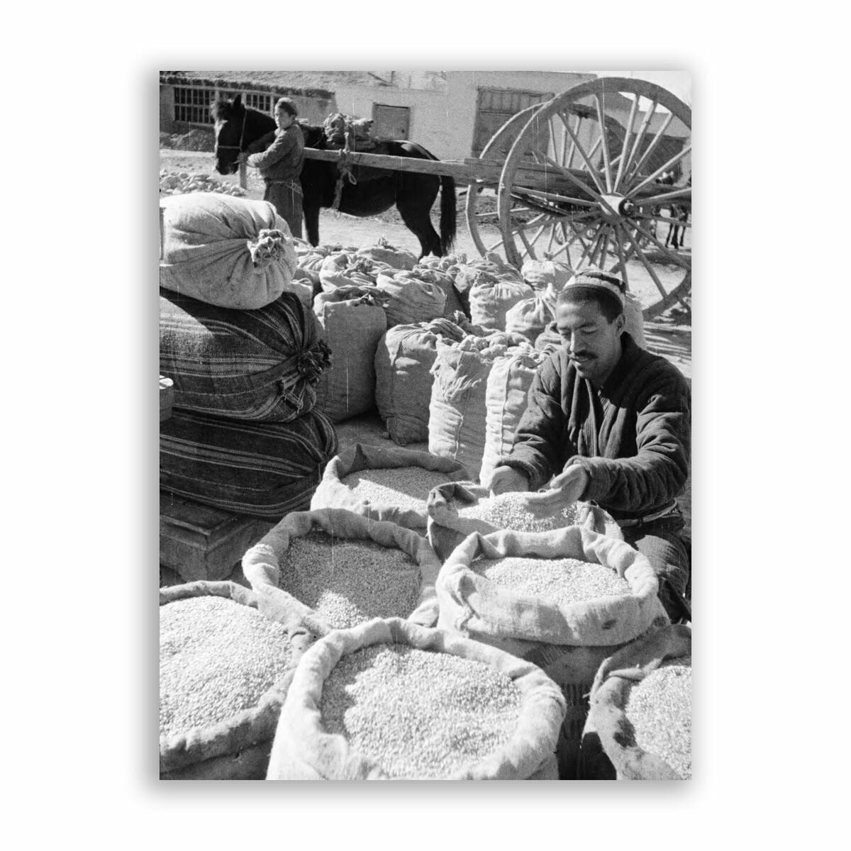 Советский постер, плакат на бумаге / Советские рабочие / Размер 30 x 40 см