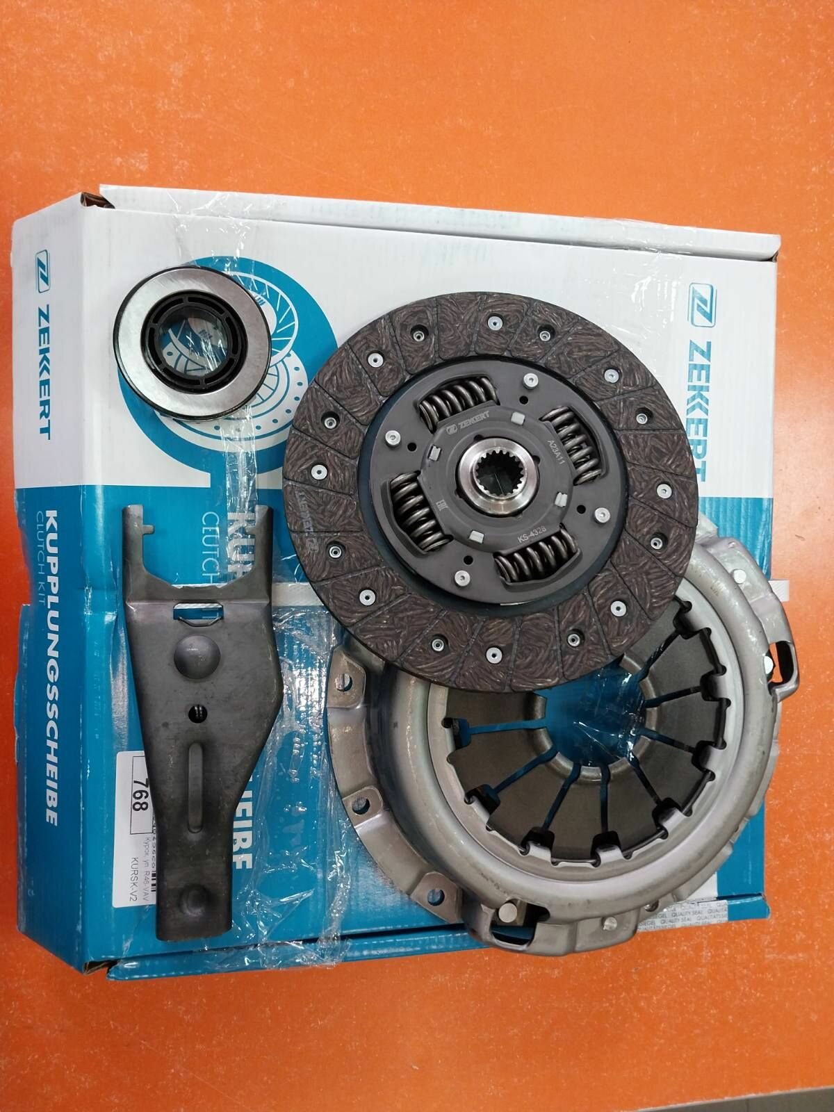 Комплект сцепления Мазда 3 двигатели 1.6 2003-2013 (BK, BL) с вилкой ZEKKERT Германия