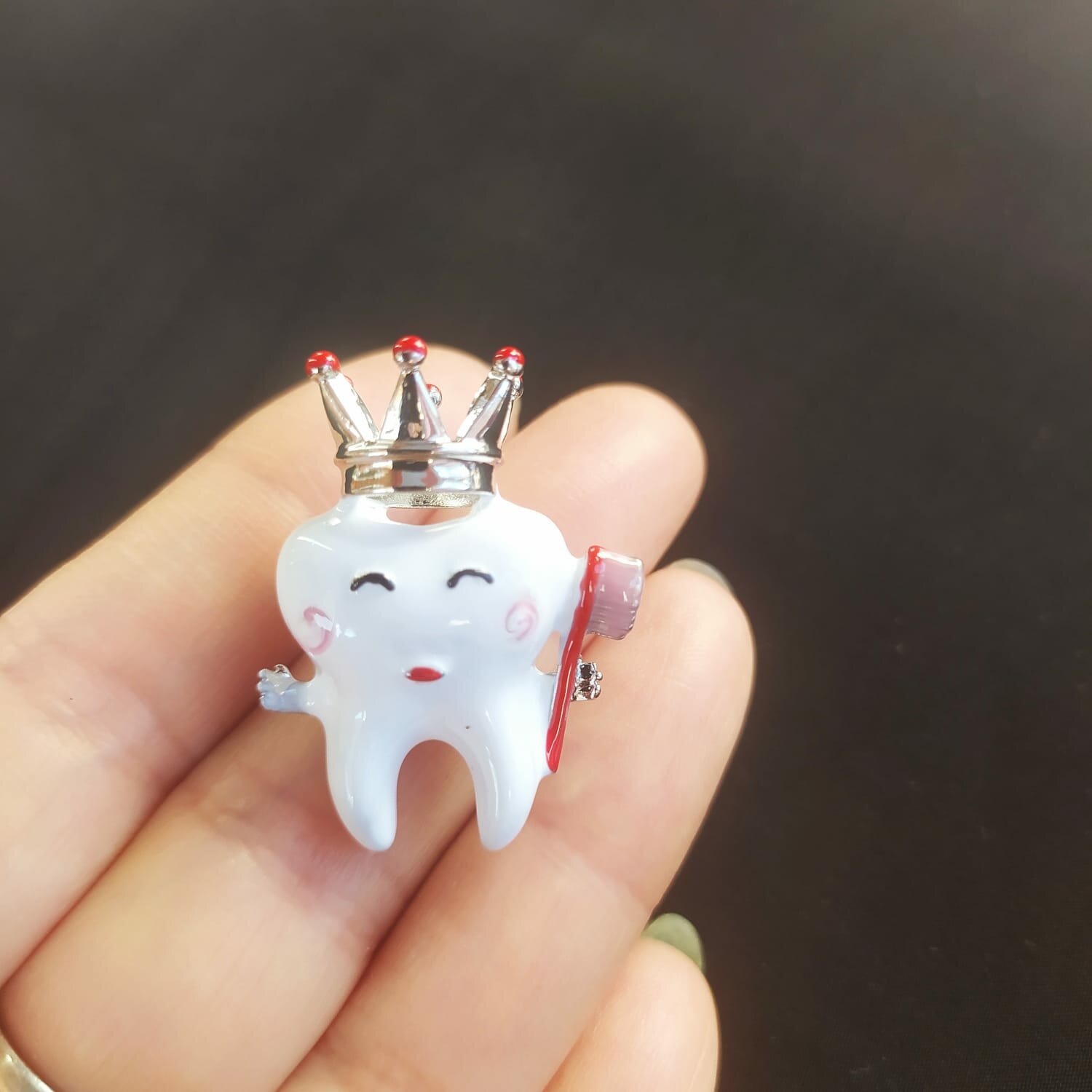 Брошь, эмаль