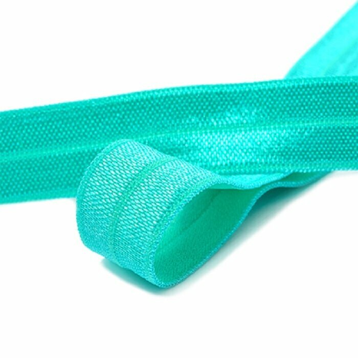 Резинка окантовочная трикотажная (бейка эластичная) блестящая шир.15мм цв.256 изумрудный упак. 50 м.