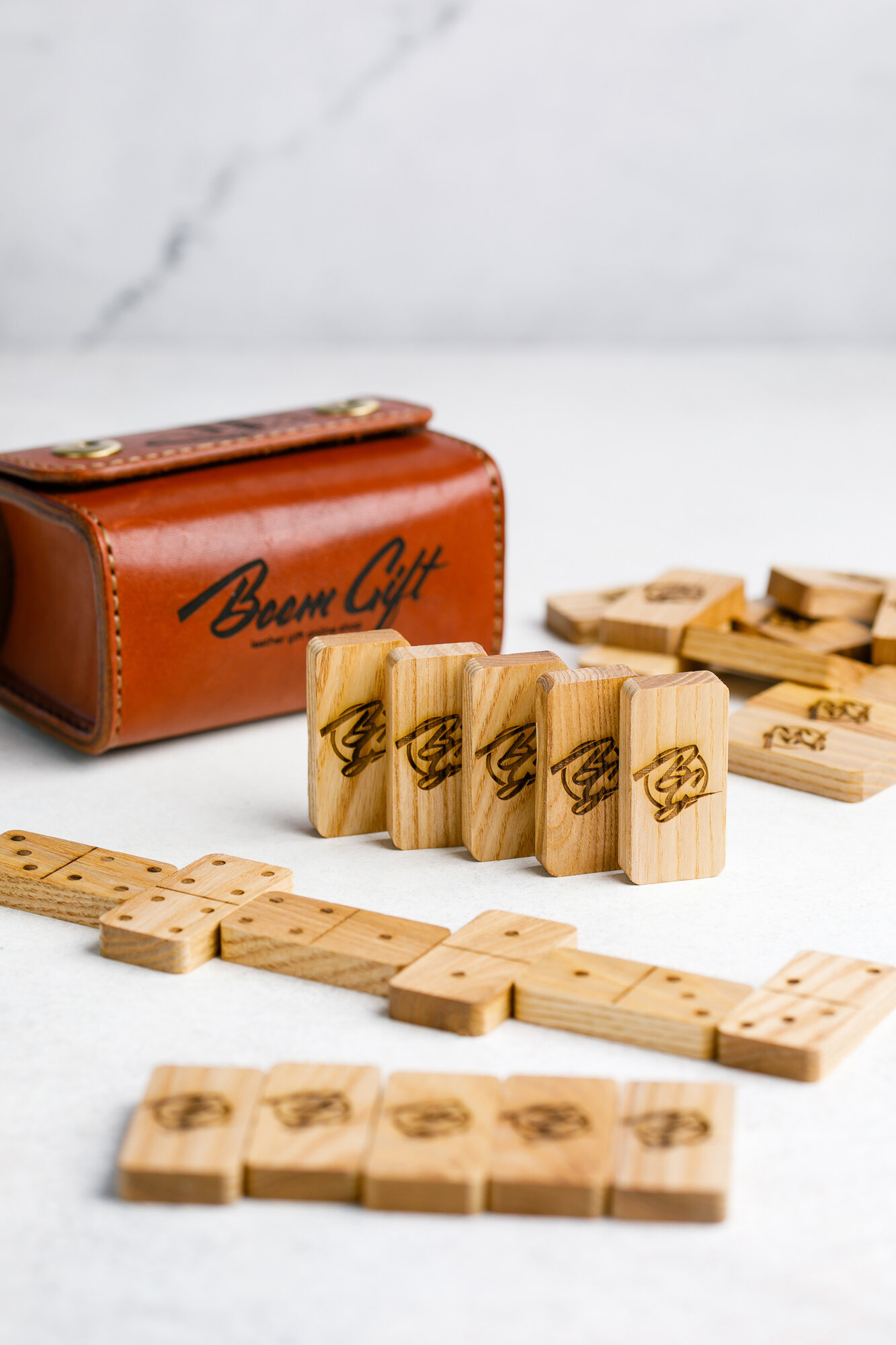 Домино подарочное BoomGift в футляре из натуральной кожи ручной работы
