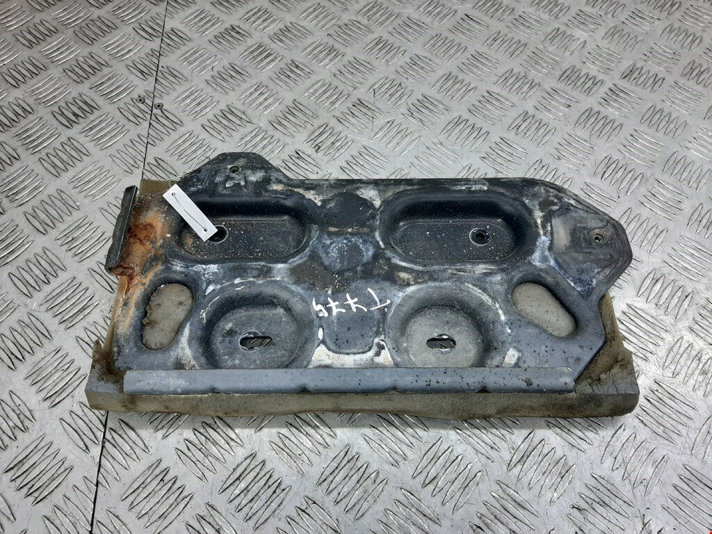 Крепление (корпус) аккумулятора Peugeot 607 5615A0 арт. 644339