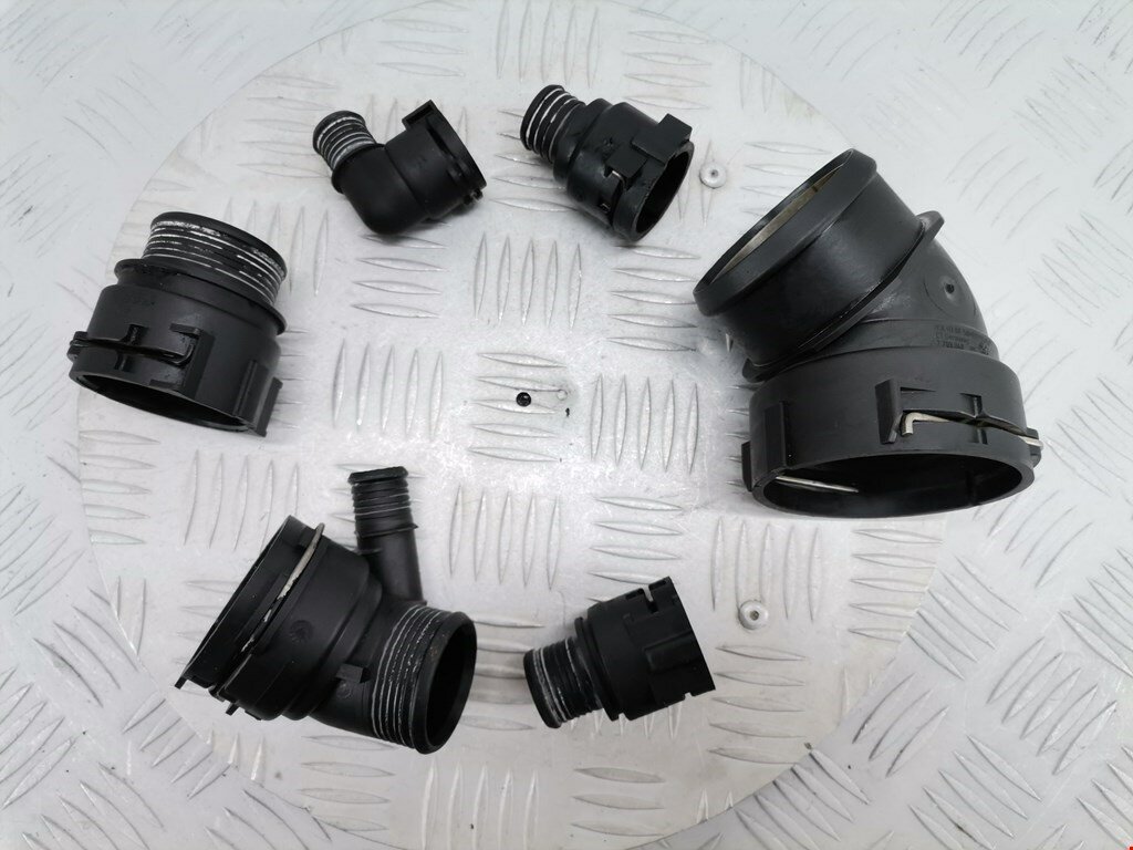 Фланец (штуцер системы охлаждения тройник) BMW 3-Series (E90/E91/E92/E93) 7789048 7790743 арт. 1557767