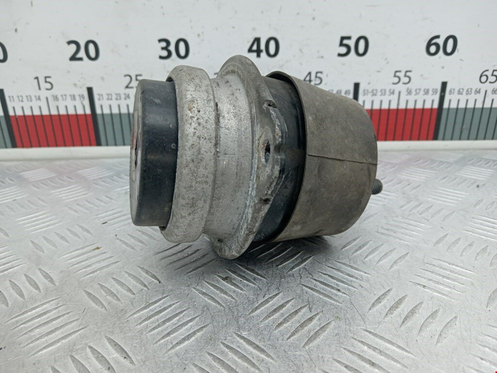 Подушка (опора) крепления двигателя Volkswagen Touareg 1 7L6199131A арт. 2059092