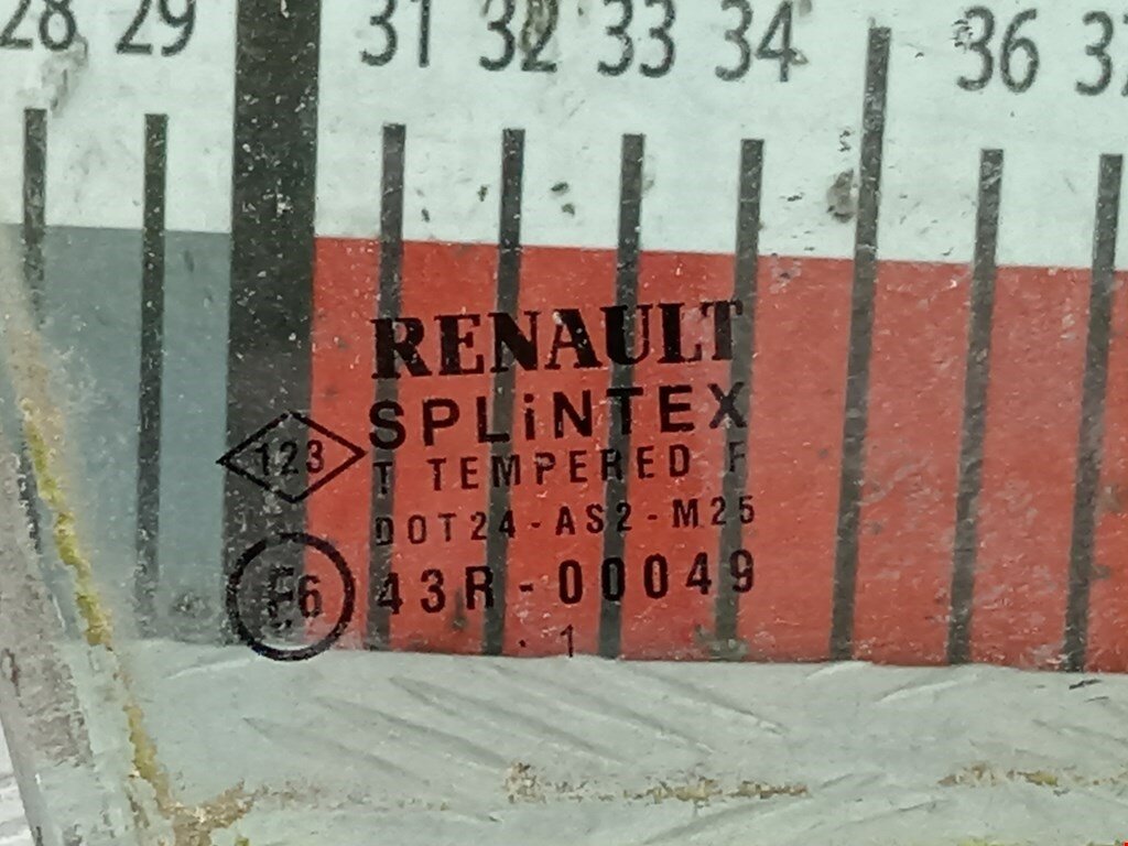 Стекло двери передней правой Renault Scenic 1 7700828328 арт. 2115887