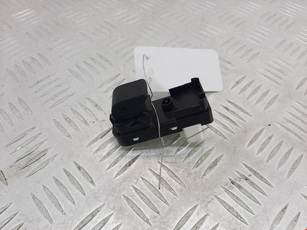 Кнопка стеклоподъемника Mazda CX-3 (DK) арт. 1785605