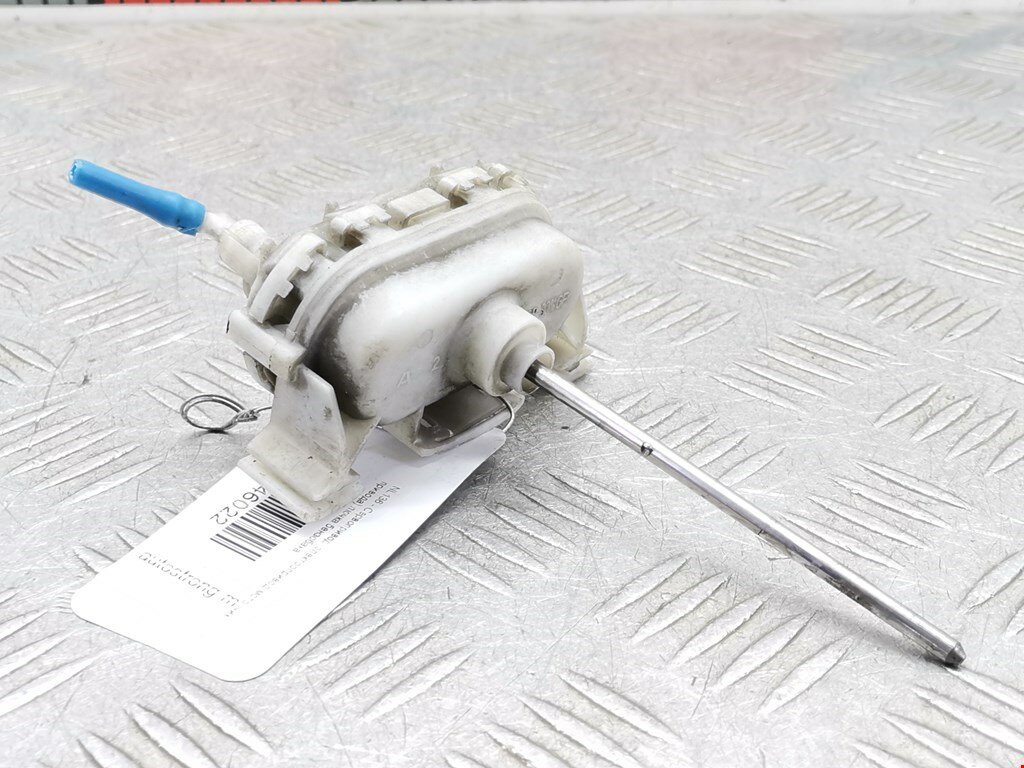 Сервопривод (электропривод моторчик привода) лючка бензобака Audi A3 8L 8L0862153 арт. 2146022