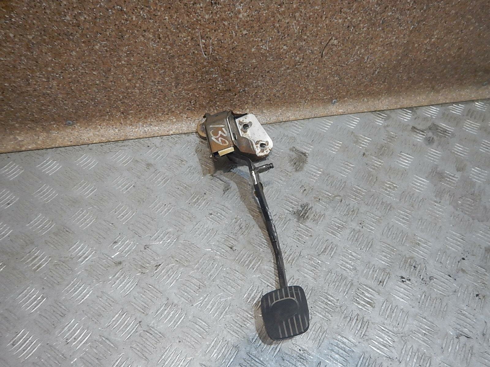 Б/У Педаль сцепления, Nissan (Ниссан)-NOTE (E11) (06-) NISSAN NOTE (E11) (06-) Без видимых повреждений. 470321 NISSAN ар...