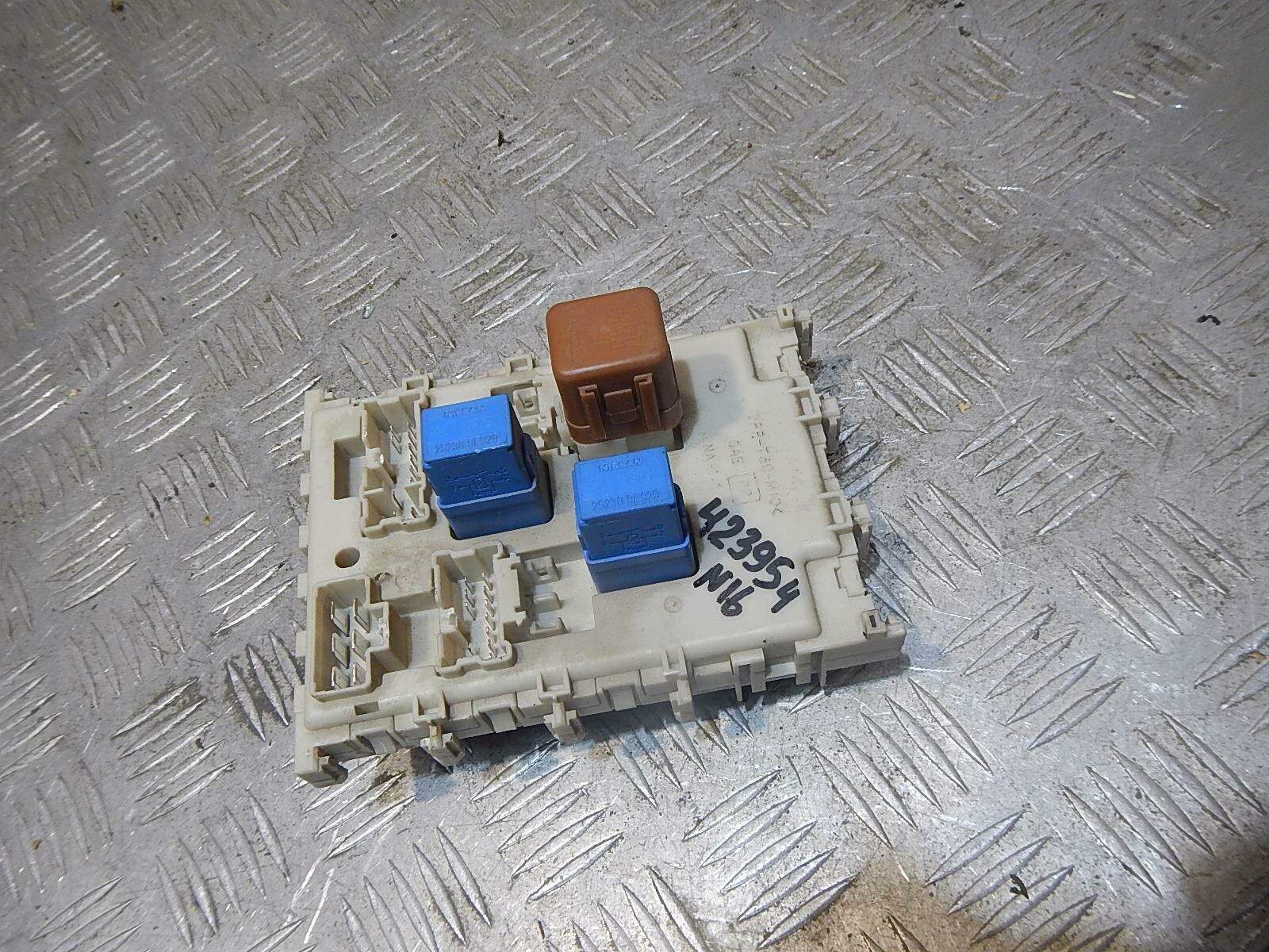 Б/У Блок предохранителей, Nissan (Ниссан)-ALMERA N16 (00-06) NISSAN ALMERA N16 (00-06) Салонный. Без повреждений. 423954 ...