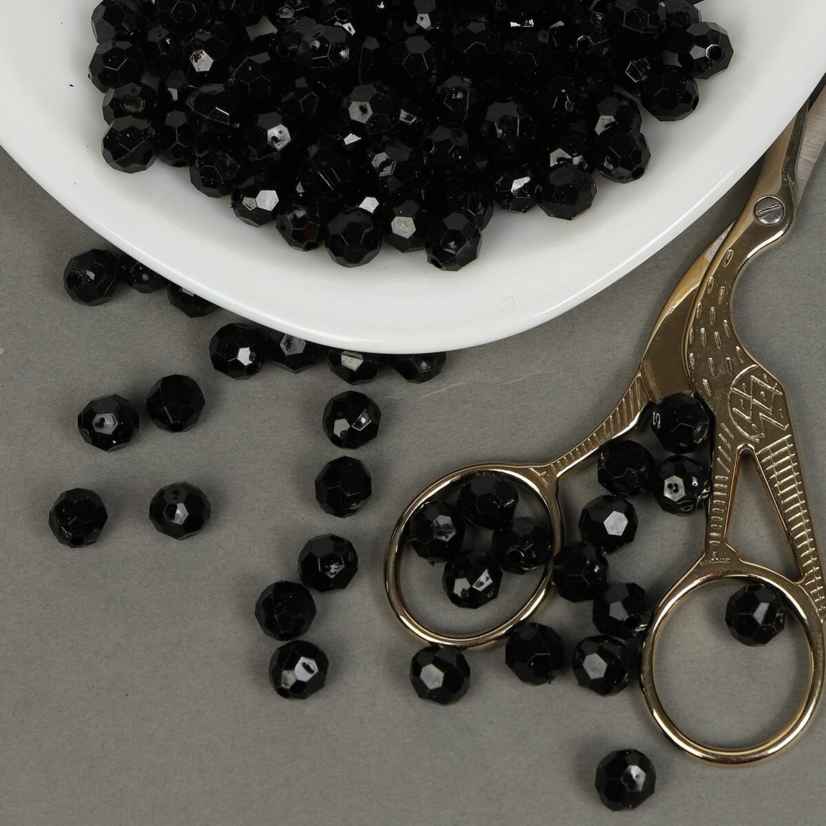 Бусины акриловые MAGIC HOBBY арт. MG.3240-45 цв.45 черный Ø8мм уп.500г