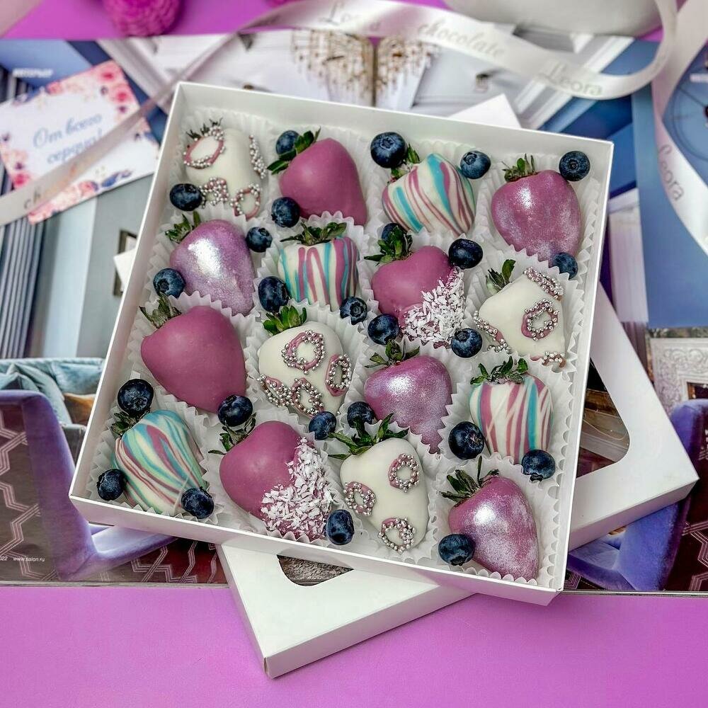 Клубника в шоколаде набор 1157N. В наборе 16-19 шт. Бельгийский шоколад Callebaut.