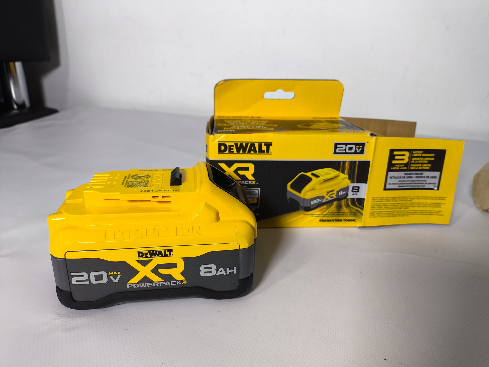 Аккумулятор Dewalt DCB 2108, XR POWERPACK, 8 Ач, для американского рынка