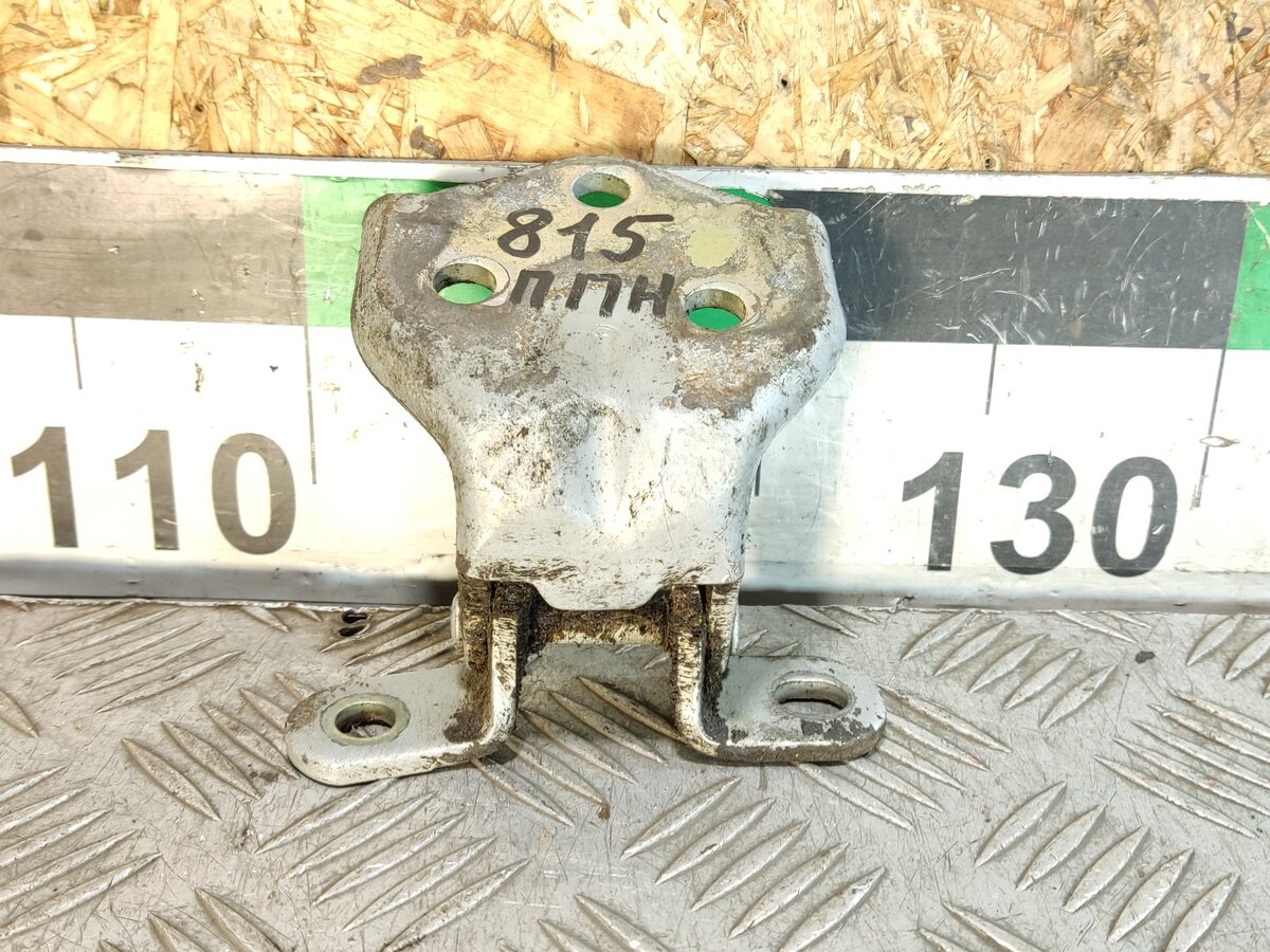 Петля двери передней правой нижняя HYUNDAI MATRIX 2001-2010 7932517000