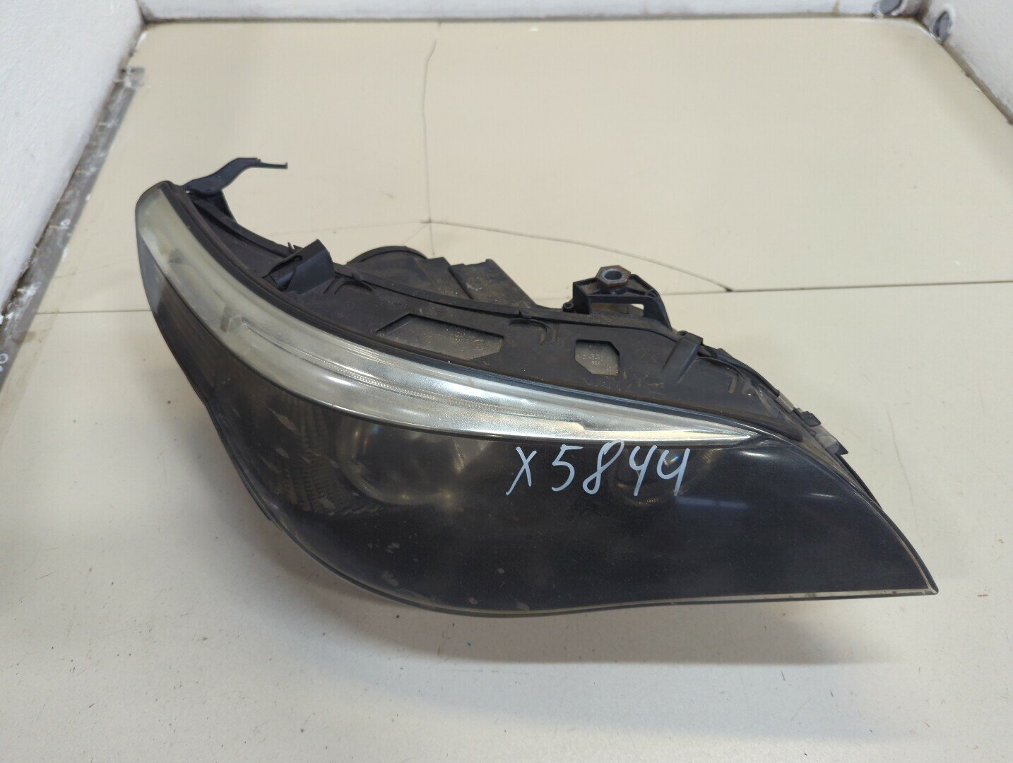 Фара (передняя) правая BMW 5 E60 Б/У