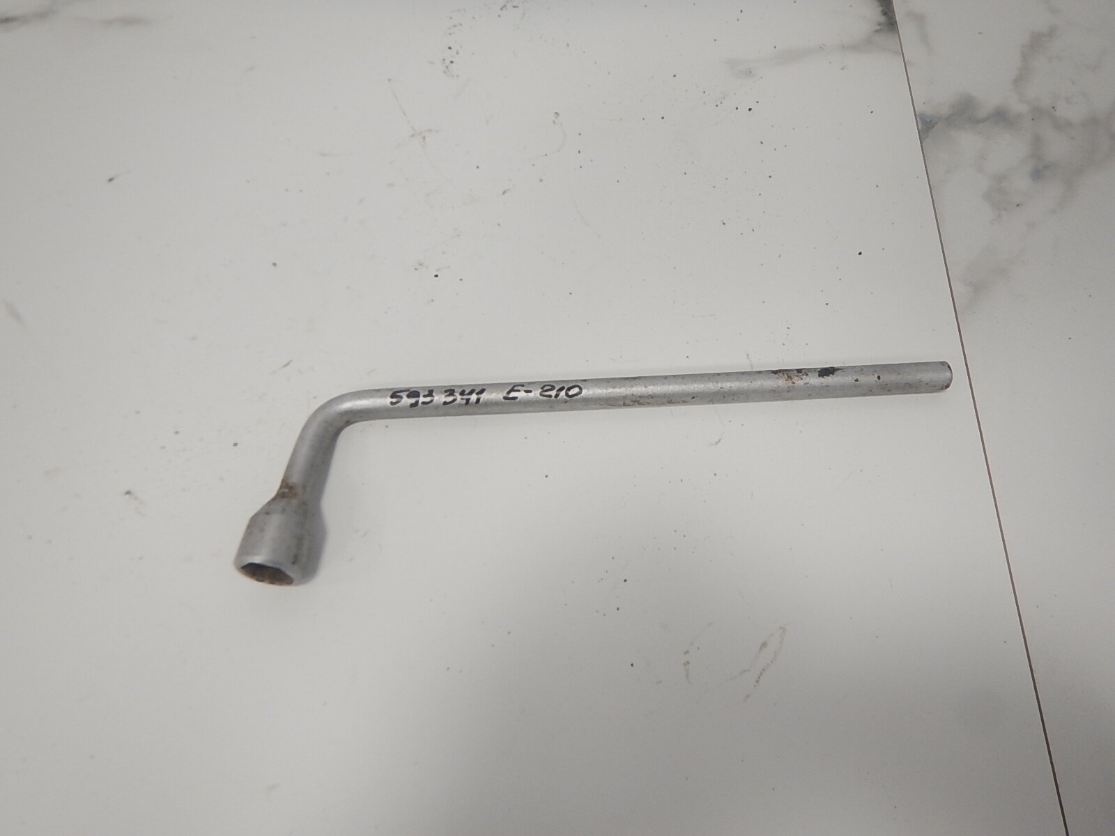 Б/У Ключ баллонный, Mercedes-Benz (Мерседес)-MERCEDES (W210) E-KLASSE (95-03) MERCEDES (W210) E-KLASSE (95-03) Без видим...