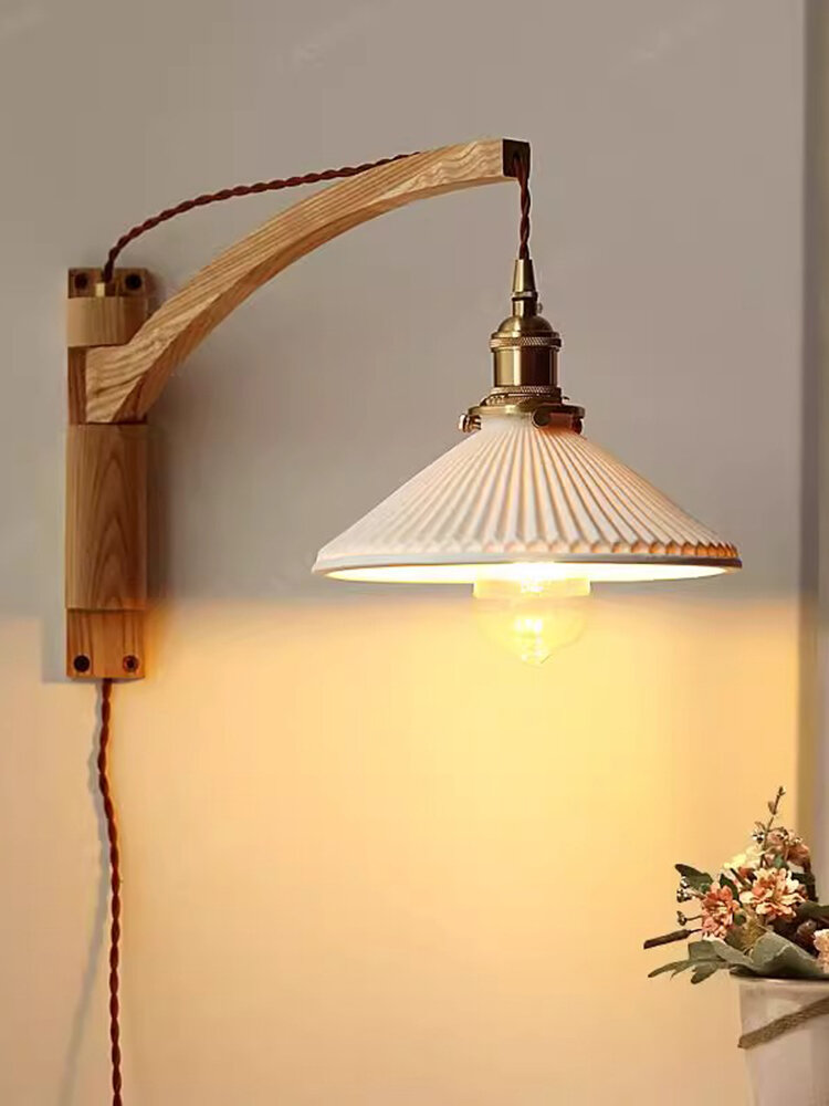 Бра, С Керамическим Абажуром С Вращающимся Деревянным Кронштейном