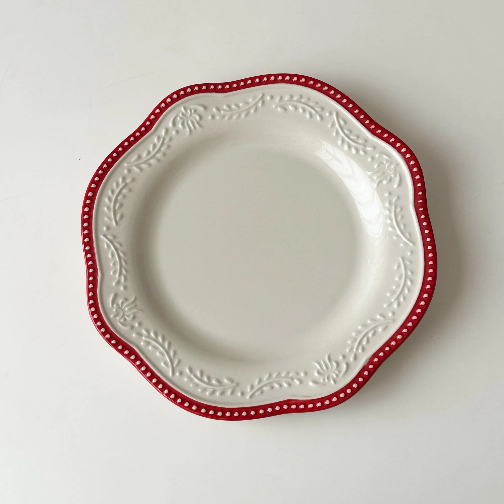 Винтажная кружевная керамическая тарелка для завтрака в Корейском стиле, повседневные десертные тарелки для торта, рельефные тарелки для салата, бытовые высококачественные тарелки для макарон