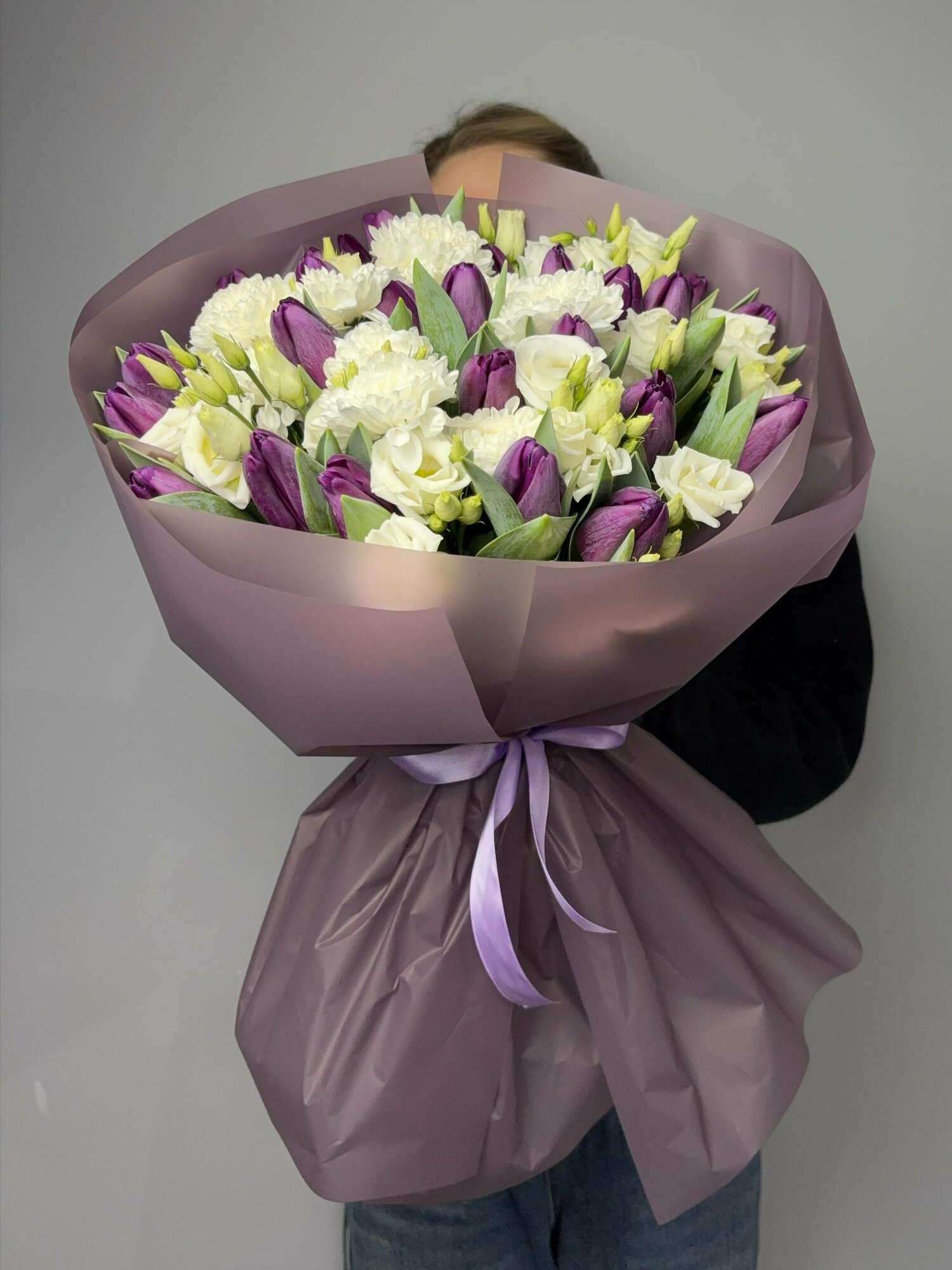 FRESH FLORA Тюльпан 25 шт, хризантема кустовая 5 шт. эустома белая 1 шт купить с доставкой