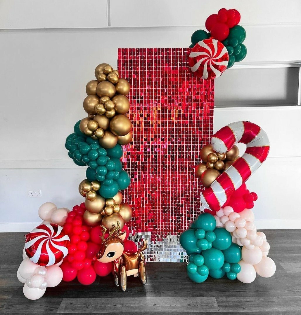 Яркая фотозона из шаров "Встречаем Новый год"