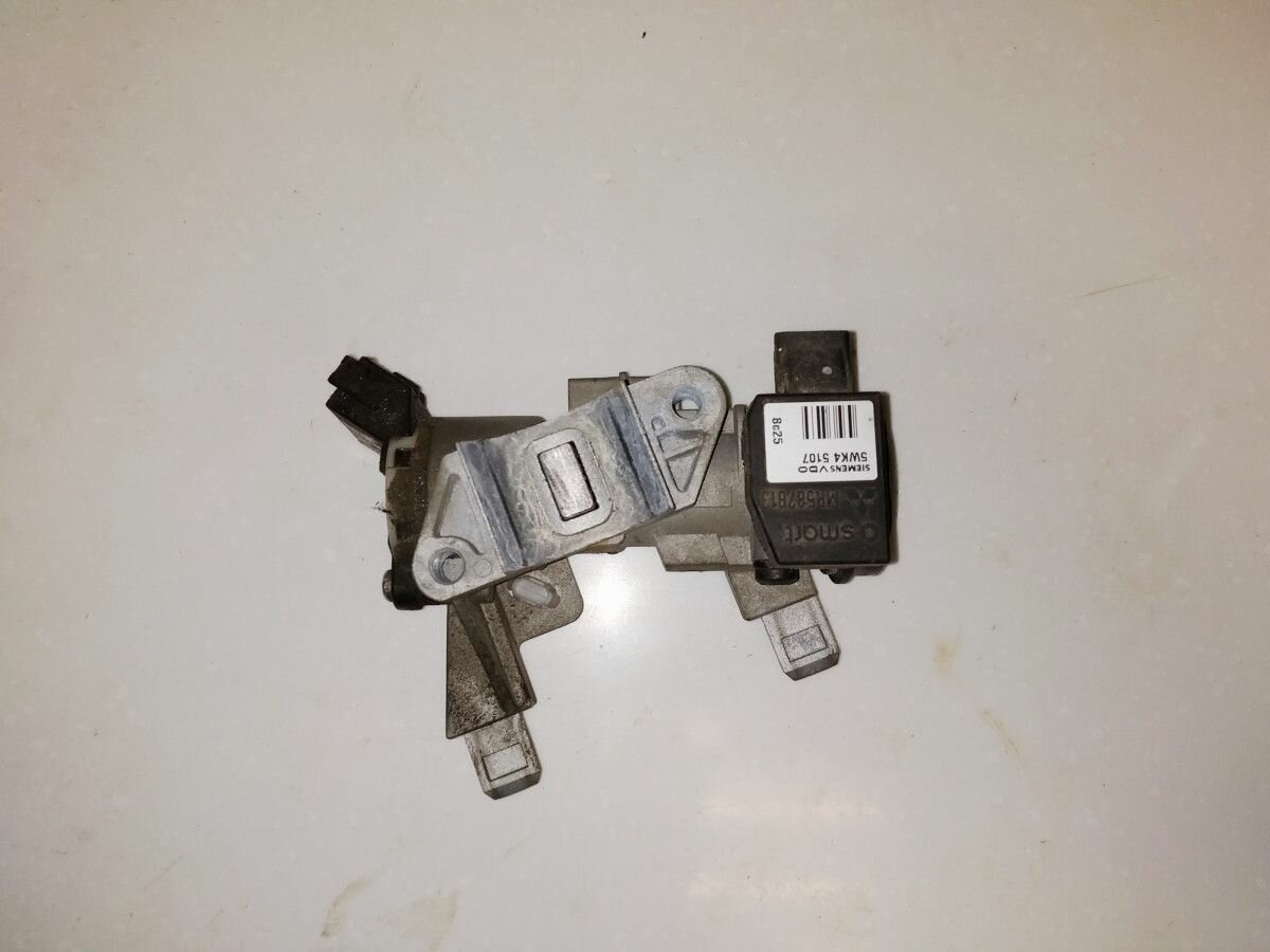 Замок зажигания Mitsubishi Colt Z30