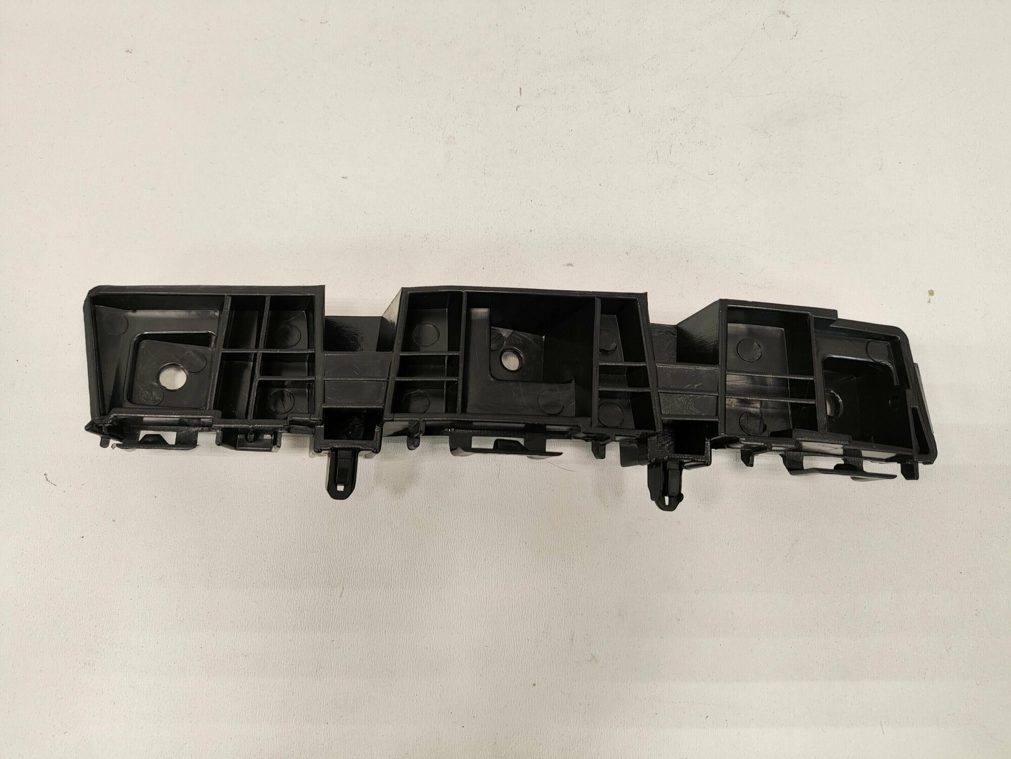 Кронштейн бампера переднего правого Changan CS35 [1.6 16V 4AT внедорожник] S1011002600