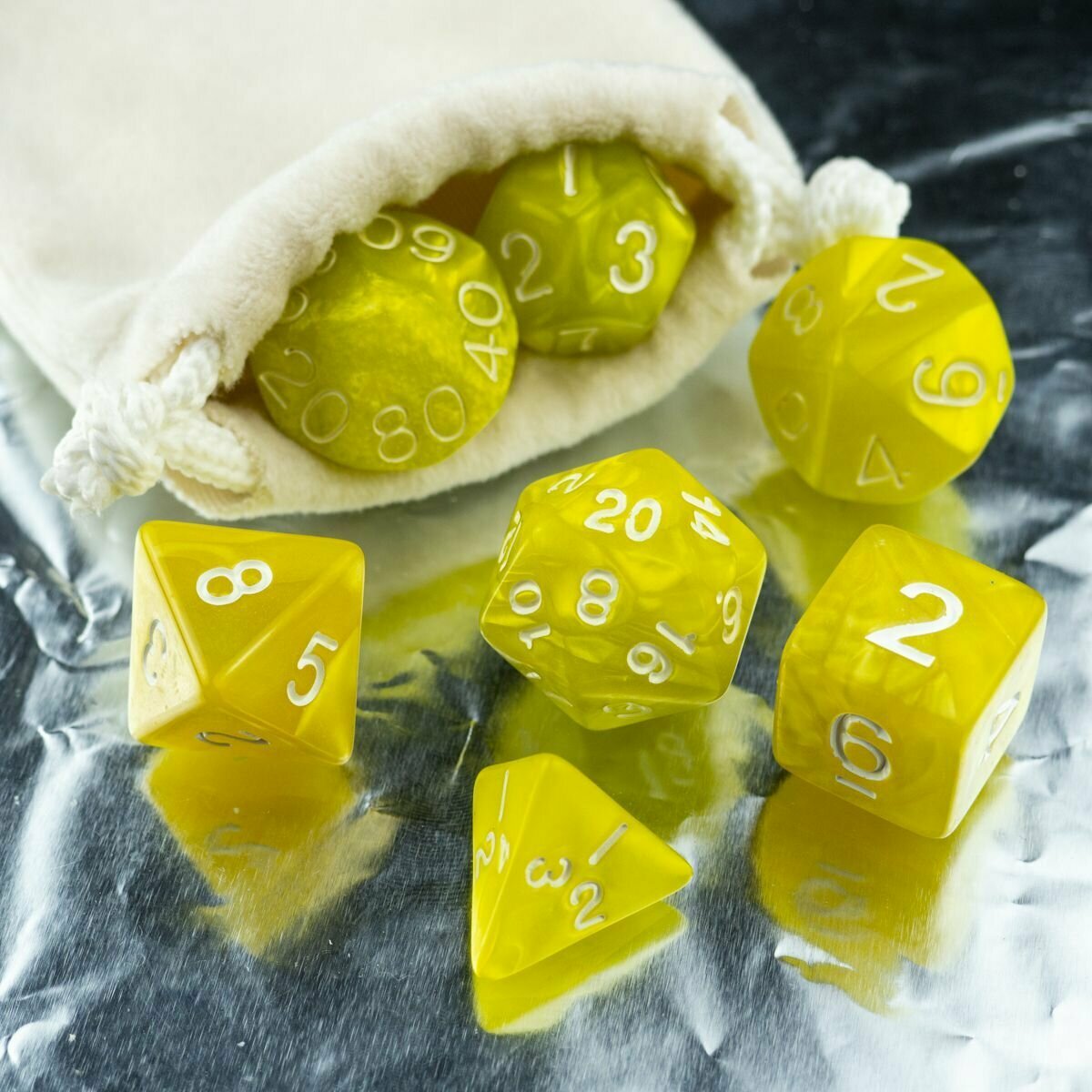 Дайсы для днд, кубики, кости + Крафт мешочек в подарок, Цвет: Градиент желто-белый, 7 шт.