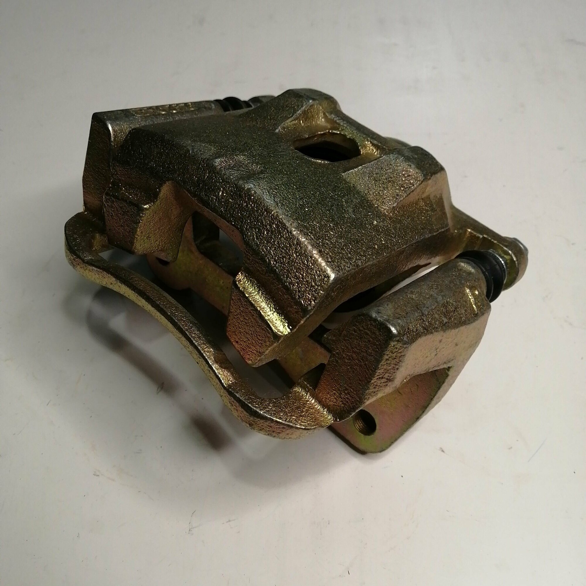 Суппорт передний правый LIFAN Geely Vision [1.5 16V 5MT седан]