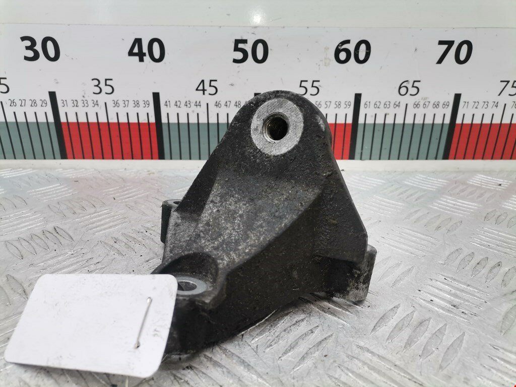 Кронштейн (крепление лапа) двигателя Renault Megane 2 8200072747 арт. 2066529