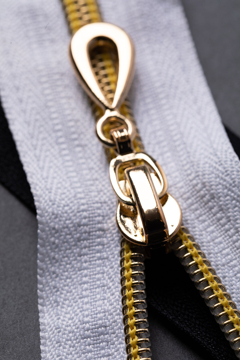 GAMMA G105S-ZM19 Молния Спираль декоративная с напылением 12 см Тип 5 неразъёмная однозамковая цвет черный №310G/под золото