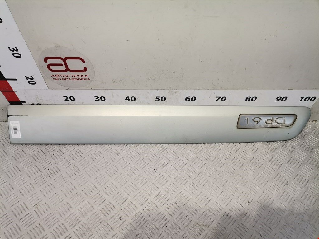 Накладка (молдинг) двери передней правой Renault Espace 4 7701053491 арт. 1496057
