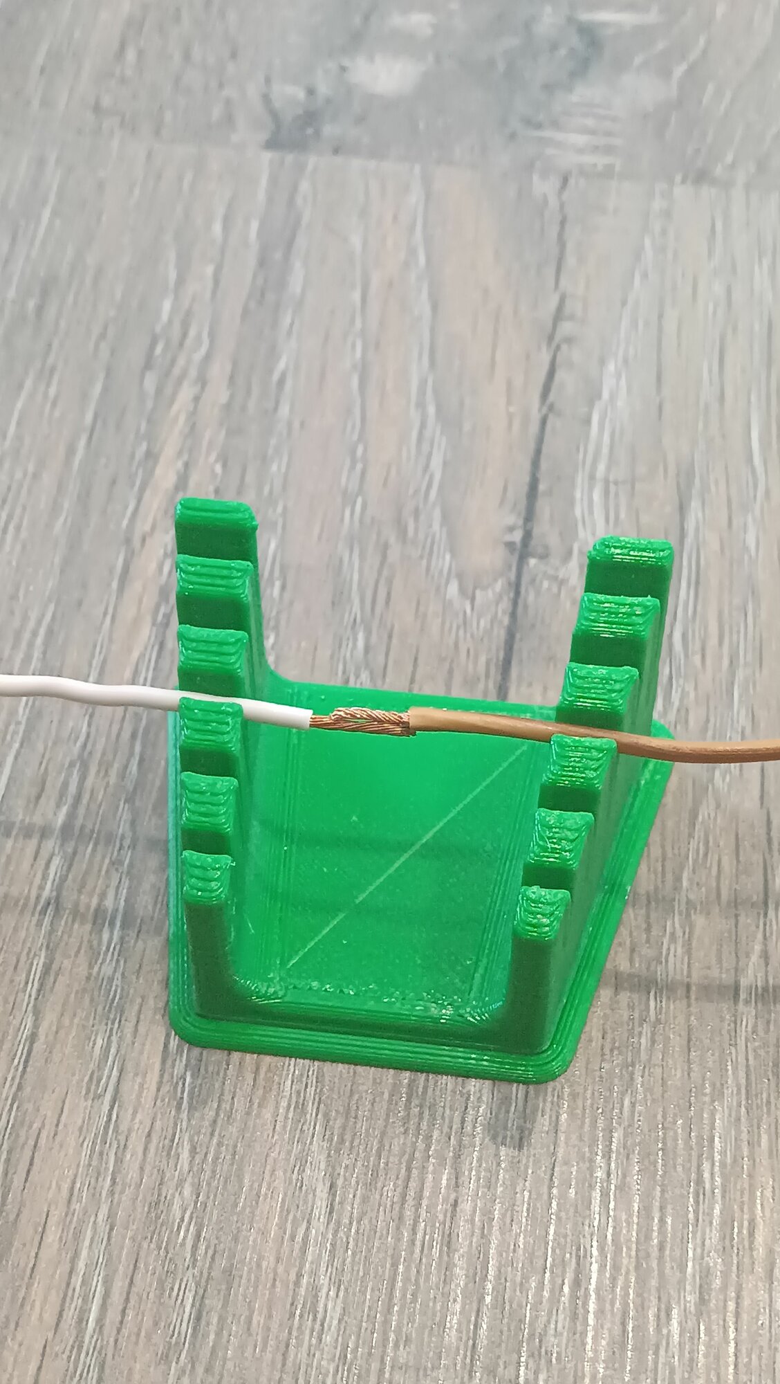 Держатель третья рука для пайки проводов