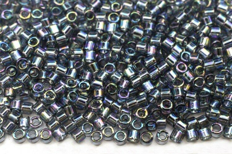Бисер японский MIYUKI Delica цилиндр 10/0 DBM-0179 светло-серый, прозрачный радужный, 5 грамм