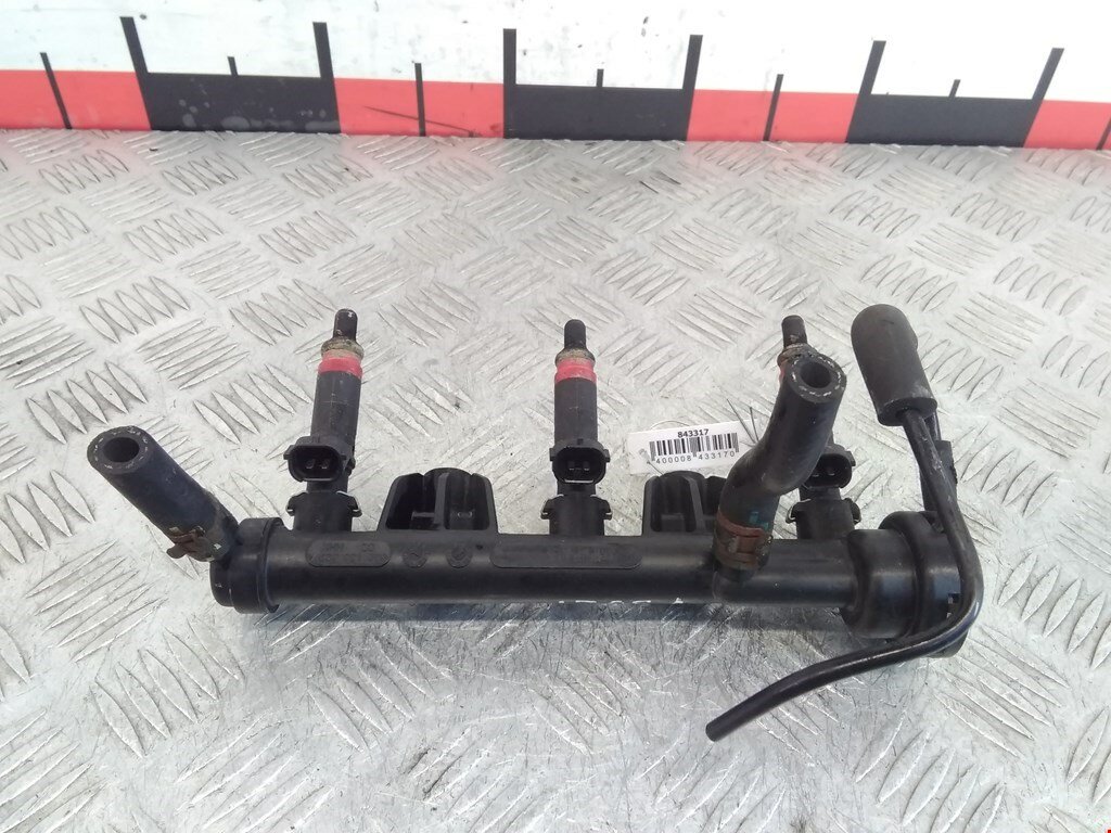 Форсунка бензиновая электрическая Volkswagen Polo 4 030906031C арт. 843317