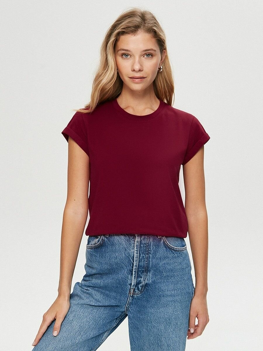 Футболка с подвернутым рукавом