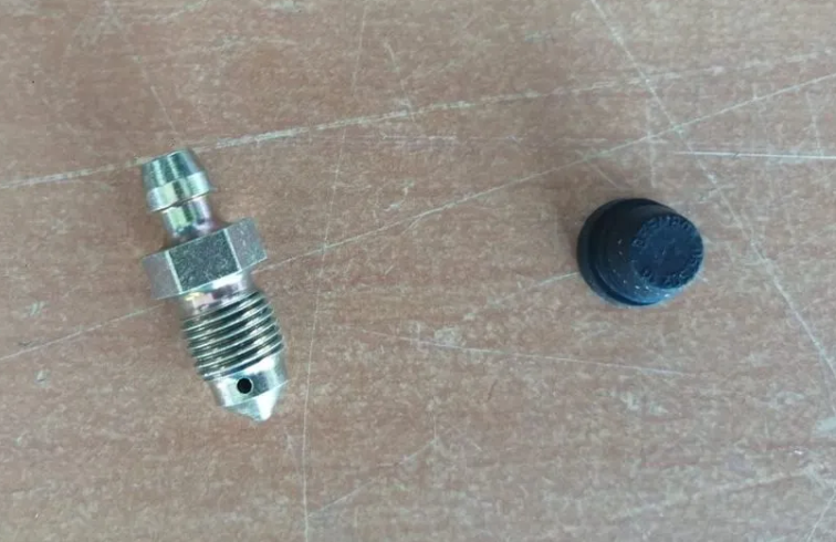Screw-bleeder штуцер для Снегохода Ski-Doo & Lynx BRP 414989800