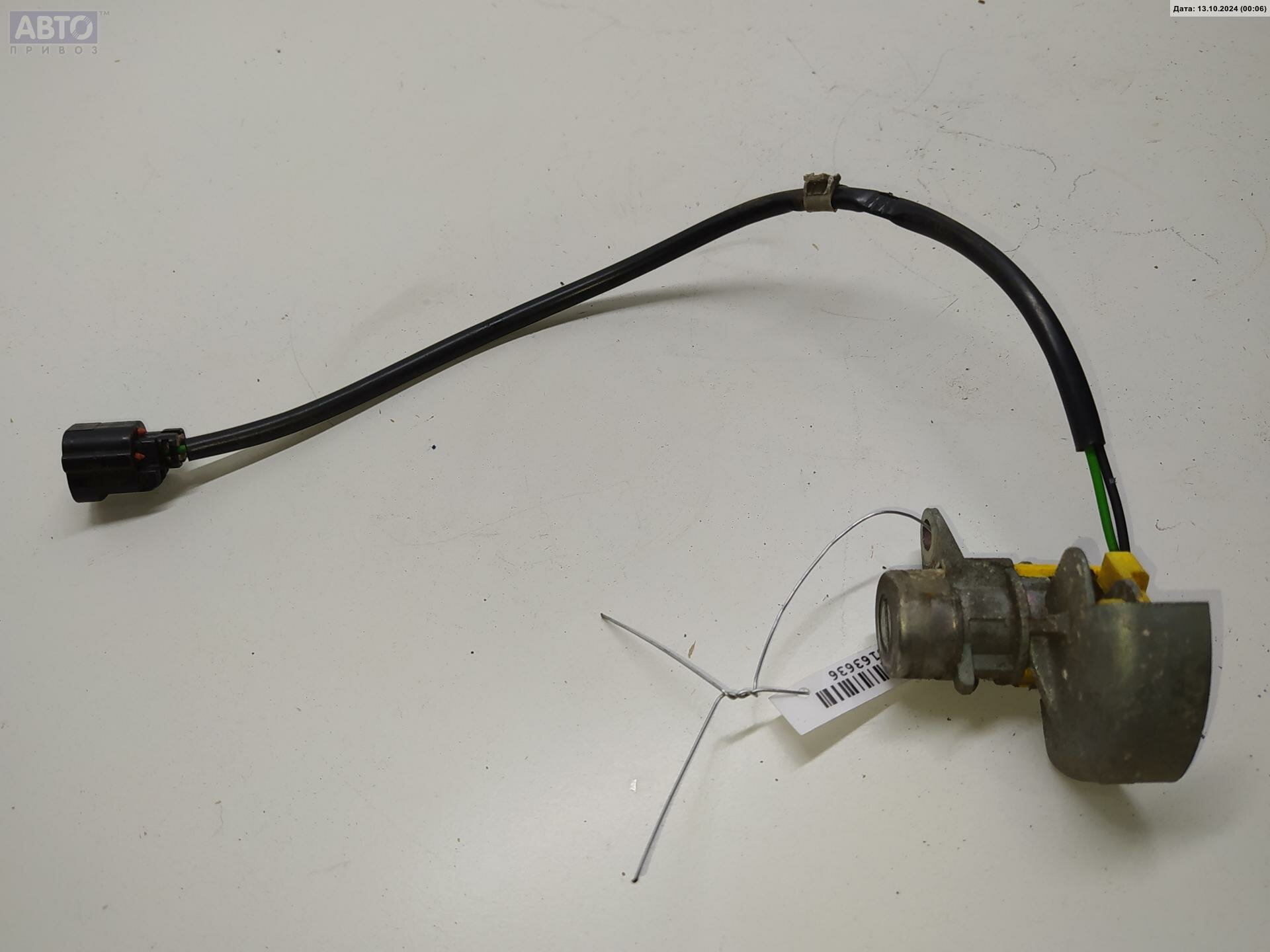 Личинка замка Kia Magentis