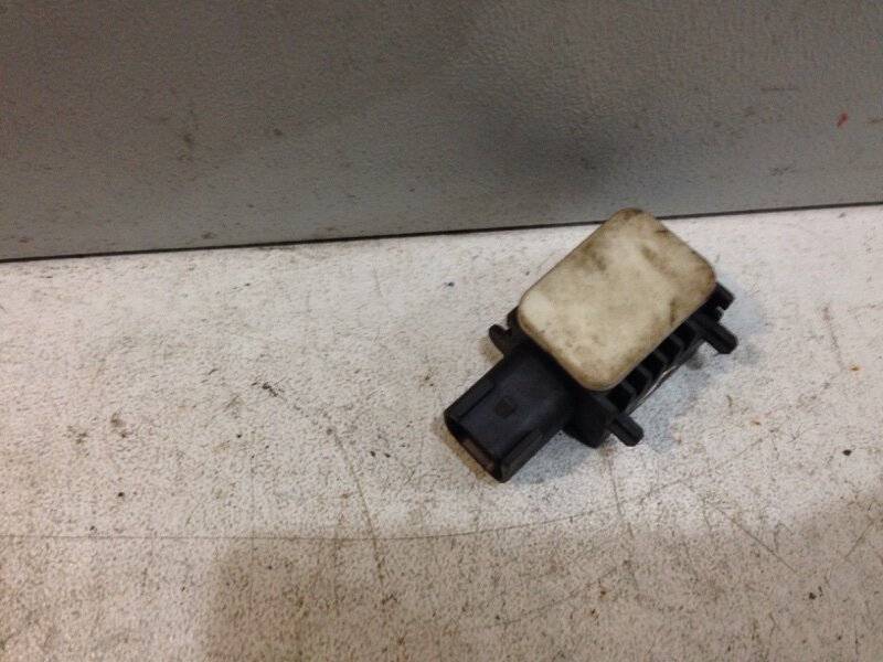 Б/У Датчик удара боковых подушек безопасности Ford C-Max (03-10), Focus II (05-11), Galaxy (06-15), Mondeo IV (07-15), S-Max ...