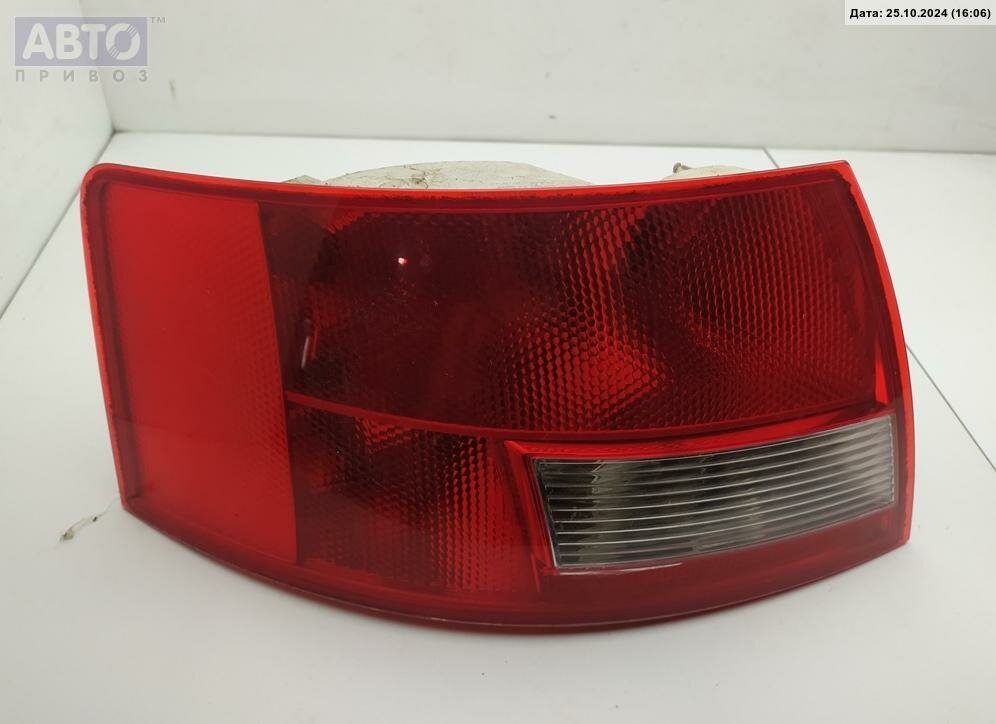Фонарь задний правый Audi A4 B6 (2001-2004)