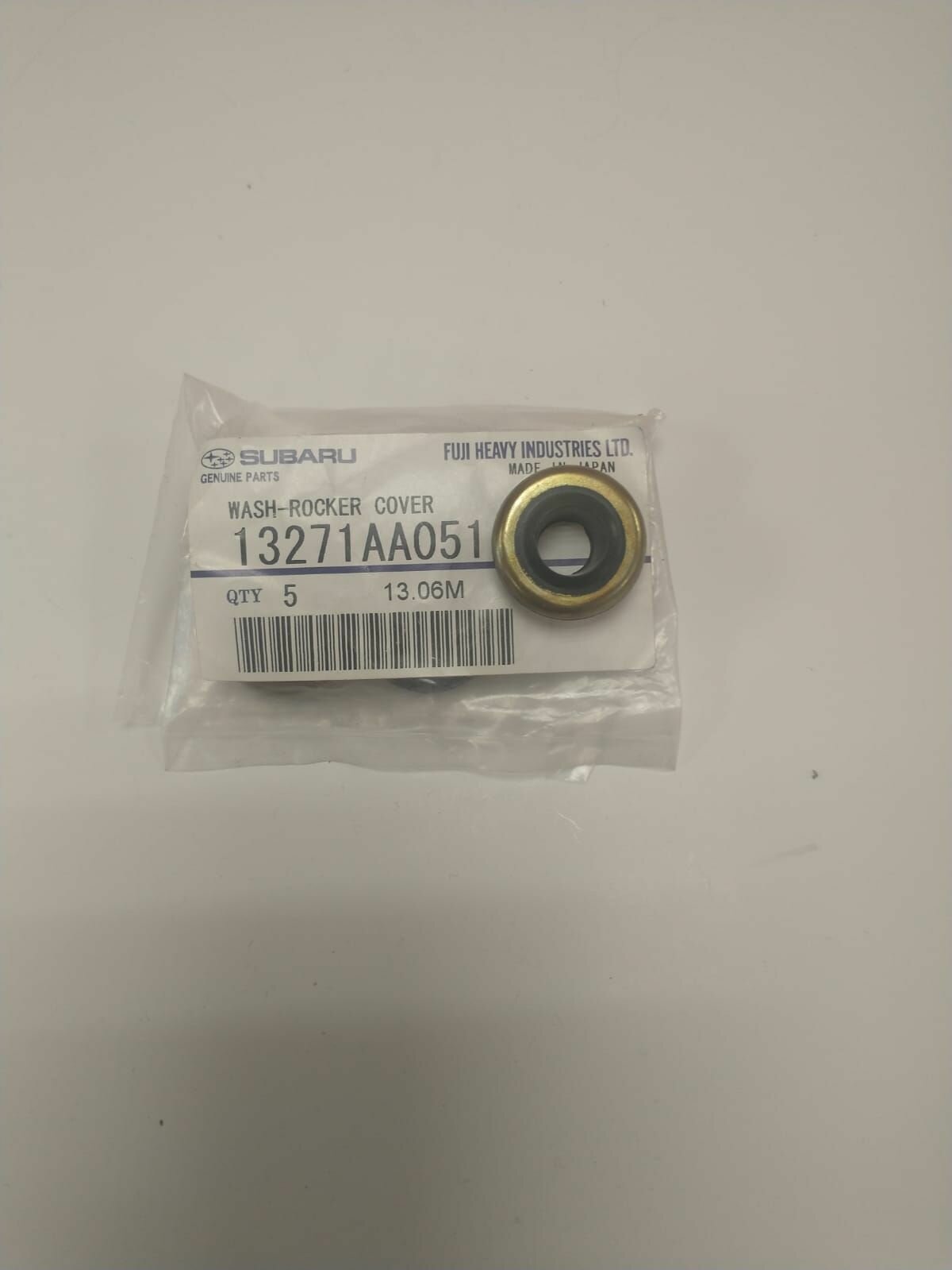 Прокладка под болты клапанной крышки Subaru 13271AA051 (цена за 1 штуку)