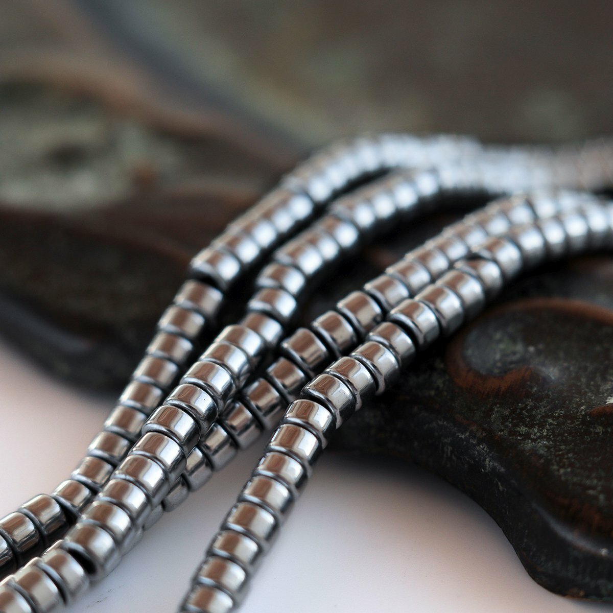 Гематит немагнитный Бусины натуральные 100 шт, цвет серебро, размер 3.5x1 мм