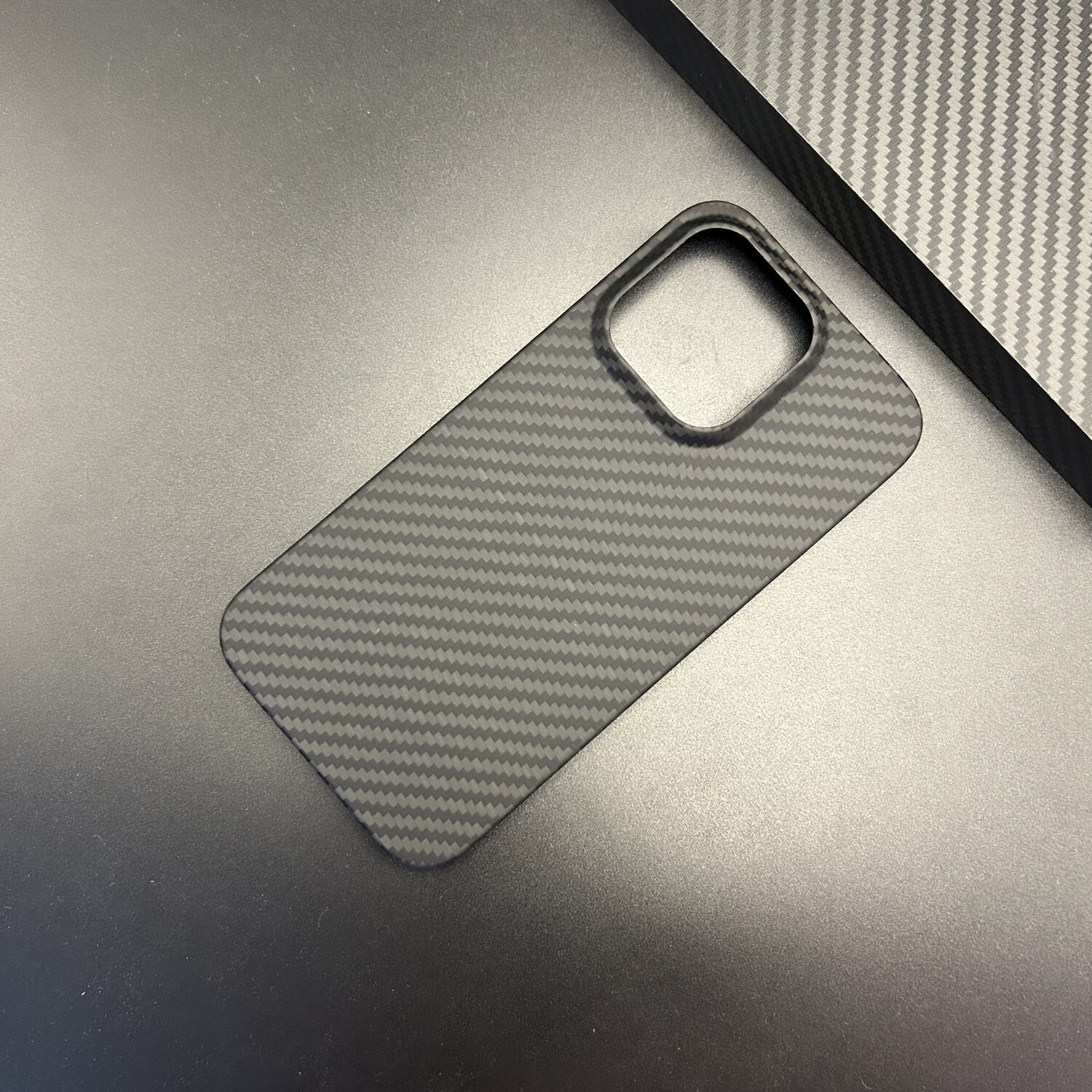 Чехол, для iPhone 13 Pro Max, кевларовый, магнитный, углеродное волокно, 1500D, черный, серый