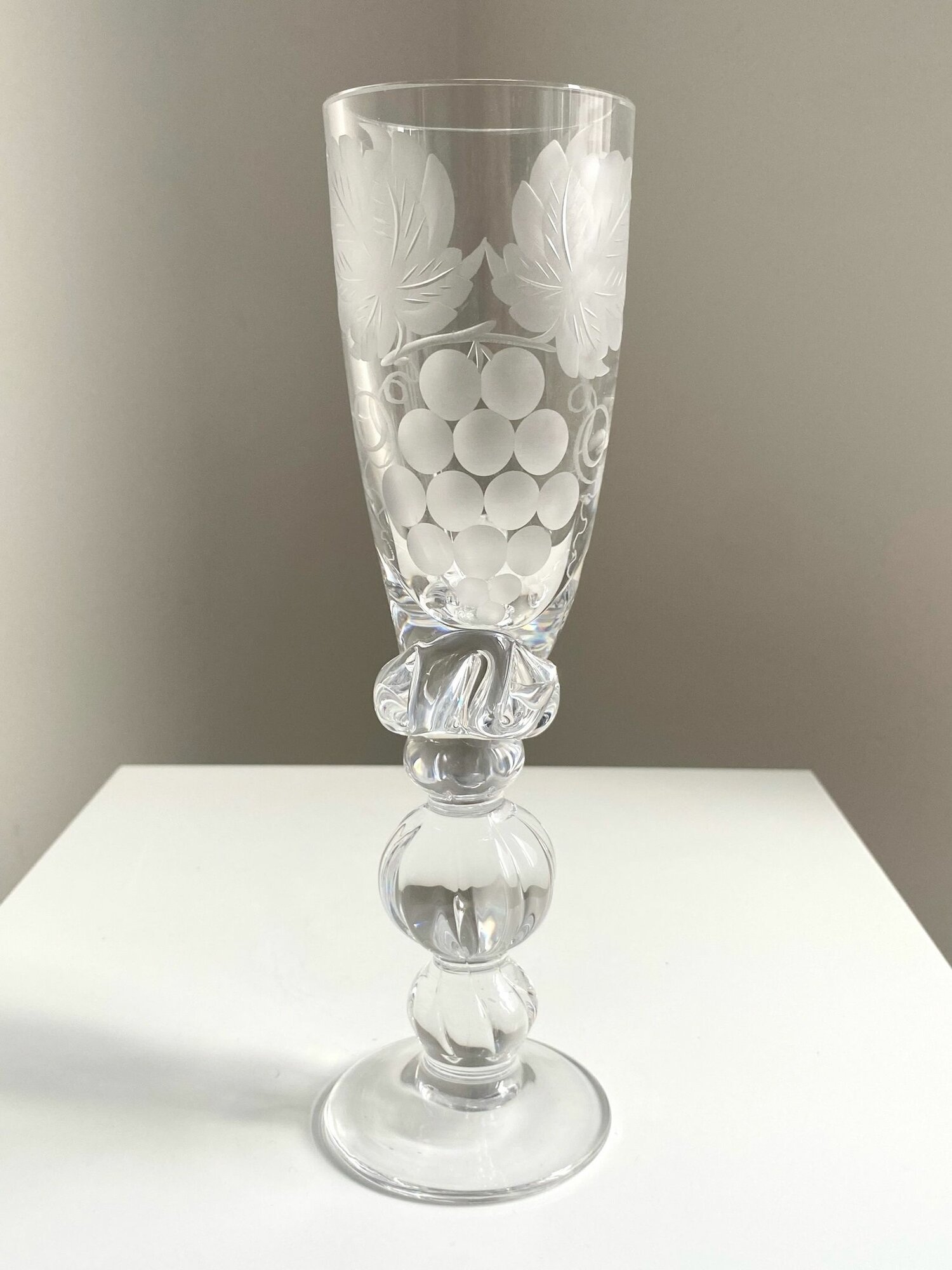 Бокала "Тамада, виноградная лоза" Хрусталь. СССР. Алмазная резка. Высота: 23.5 см