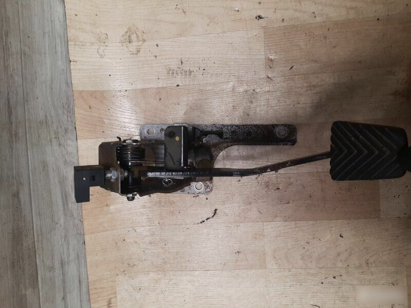 Педаль сцепления Hyundai Solaris хэтчбек G4FA 2012 Б/У с пробегом